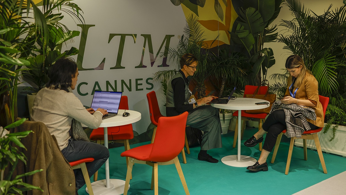 Making the Most of Your Exhibition Floor: Ideas for Showcase Areas and ...